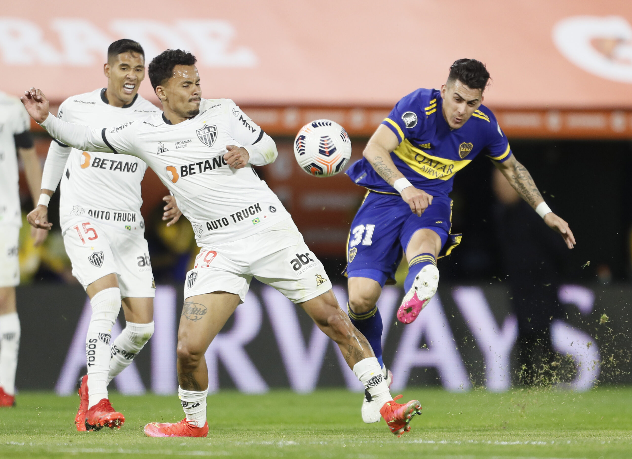 Boca no pudo con el Mineiro y se define en Brasil - ACN