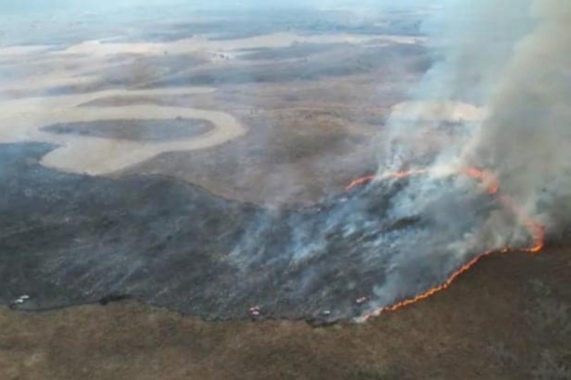 Bomberos controlaron un incendio forestal en Cosquín - ACN